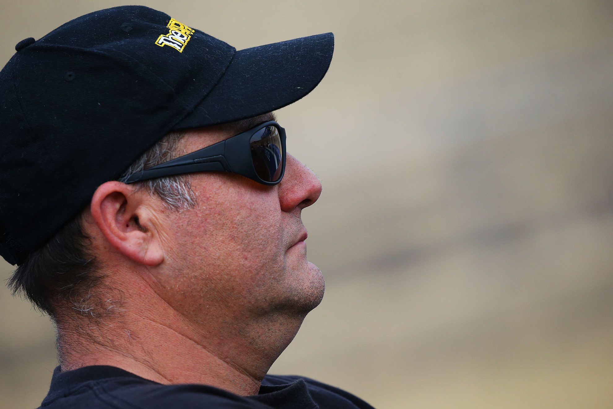 VALE: SAM FENECH - Drag News Magazine