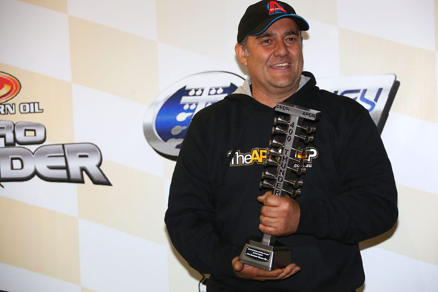 VALE: SAM FENECH - Drag News Magazine